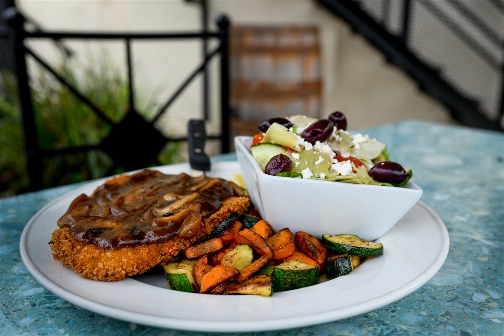 Huether Hotel > Home